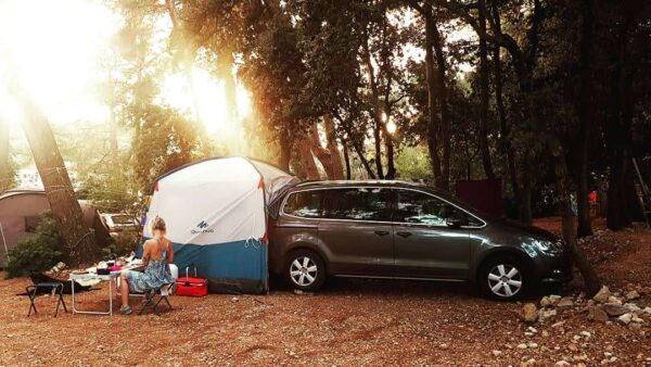 Analysis & rating of 30+ cars best for a car camping conversion ...